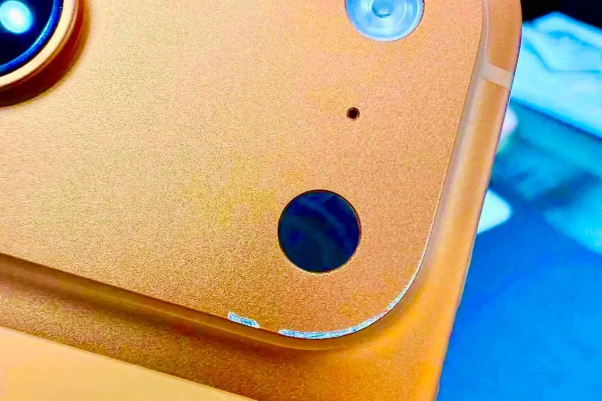 iPhone 17 Pro Frames Scratch Easily Hours After Purchase